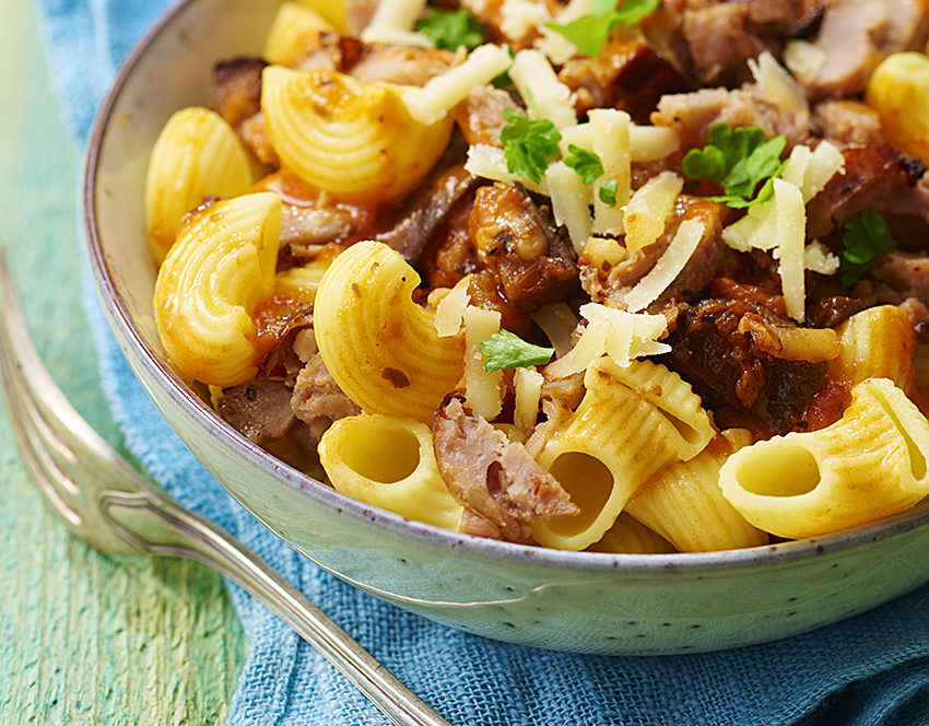 Coudes rayés aux aubergines confites, Beaufort et saucisse de Toulouse ...